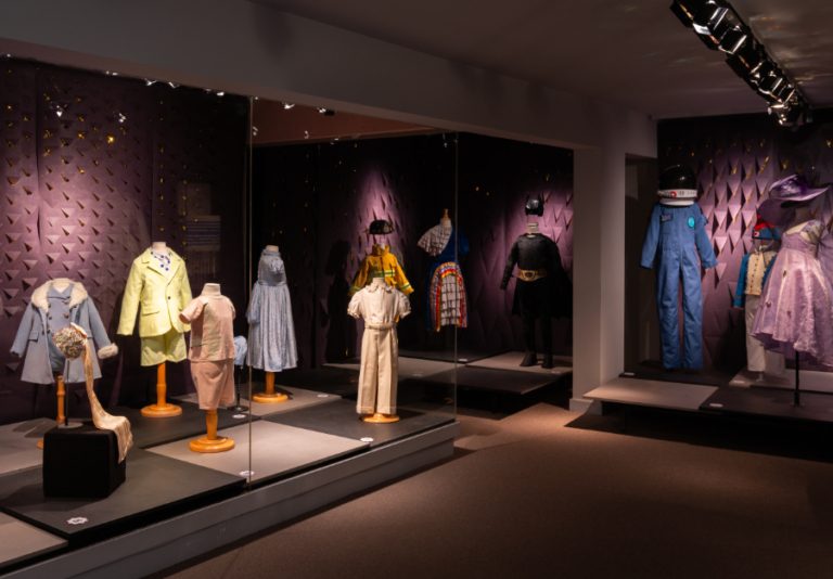 Mode-Ausstellung | KIDORAMA blickt auf 200 Jahre Kindermode!